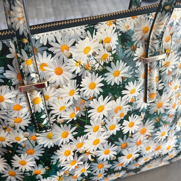 kate spade | Bags | Kate Spade Cedar Street Maise Daisy Handbag | Poshmark